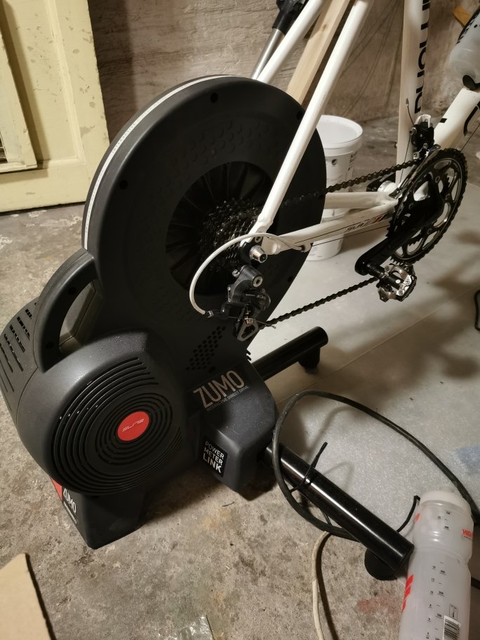 Säljes: Elite Zumo Smart-Trainer | Happyride.se