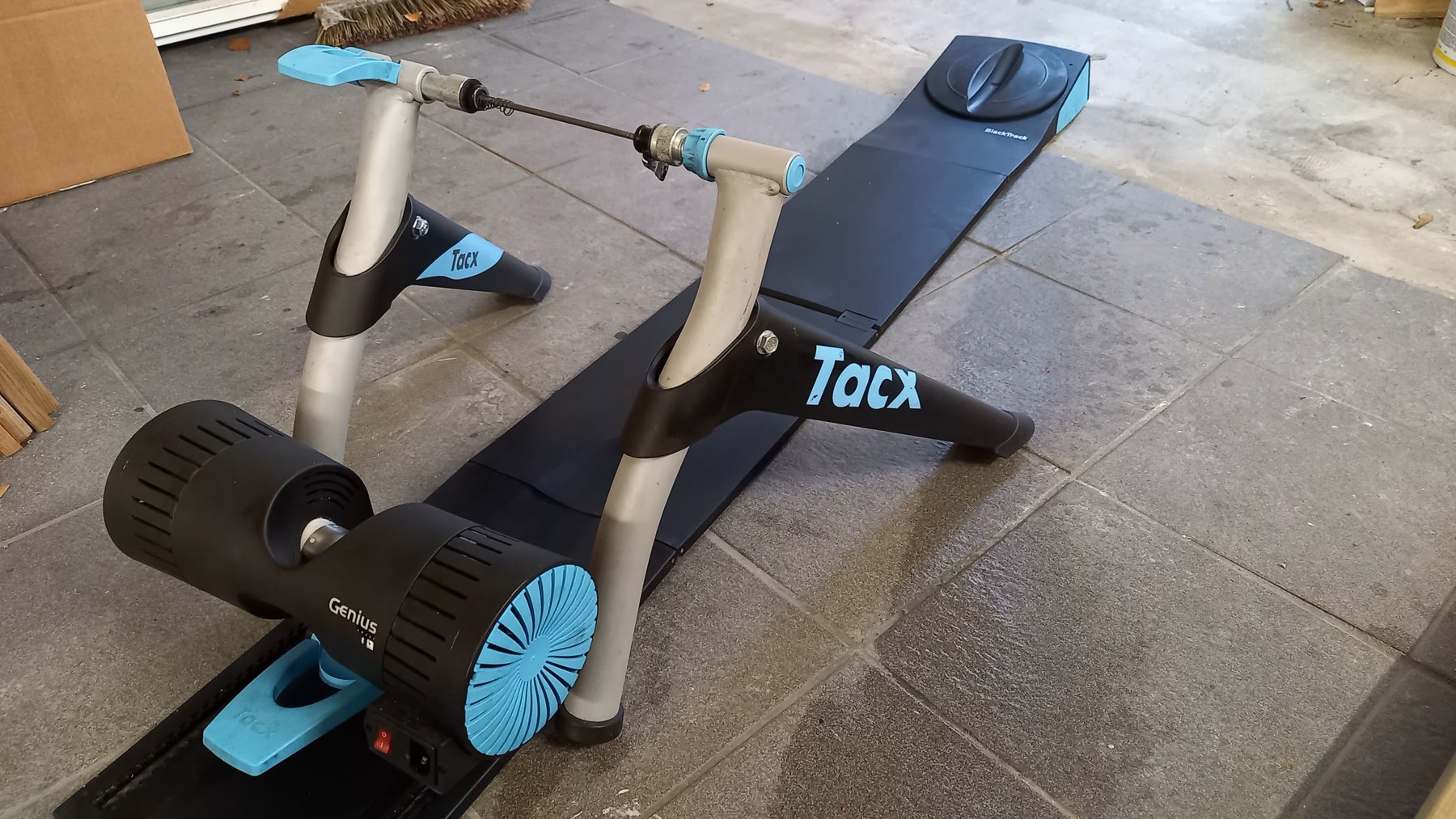 Säljes: Tacx Genius Smart trainer | Happyride.se