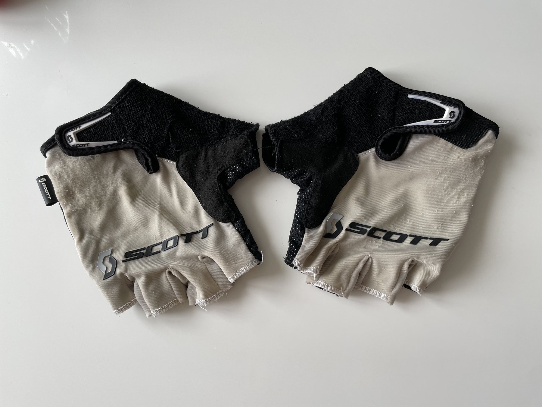 Säljes: Scott handskar | Happyride.se