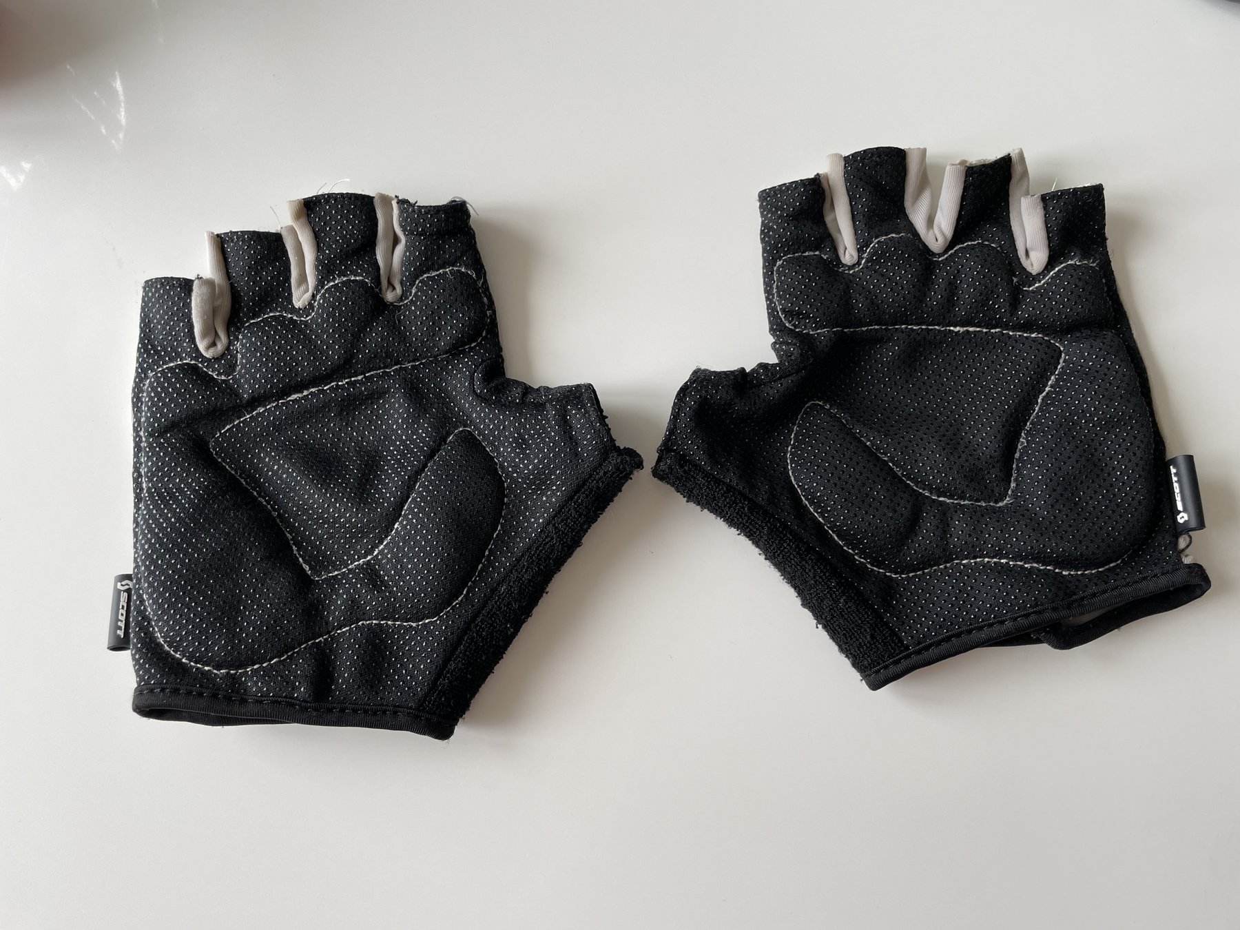 Säljes: Scott handskar | Happyride.se