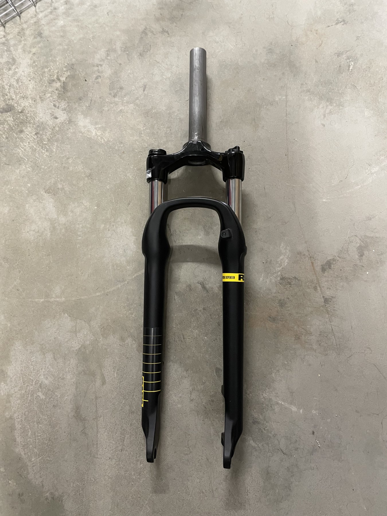 Säljes: RST Capa dämpad framgaffel 27,5” | Happyride.se