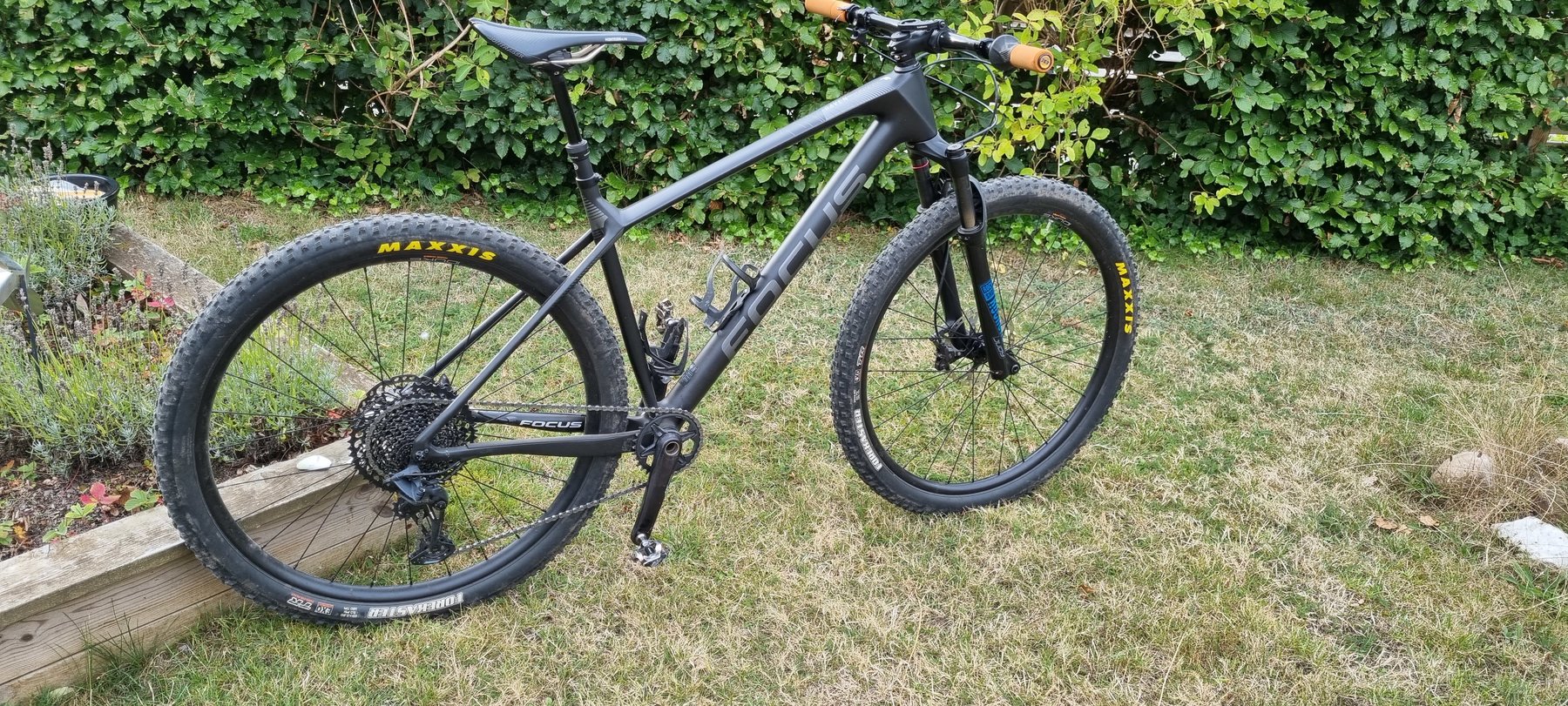 Säljes: Focus Raven, Large, 2021. Carbon hardtail. Nyservad o oslitna ...