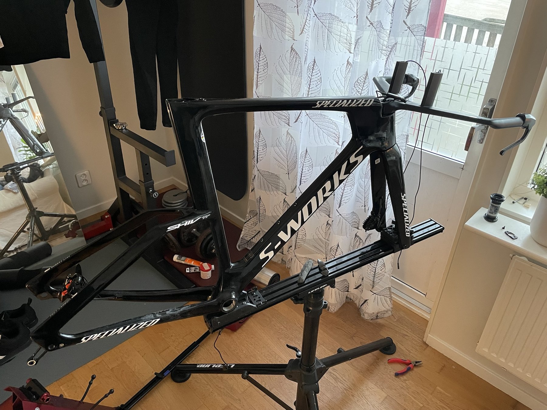 Säljes: Specialized S-Works Shiv TT disc ramset | Happyride.se