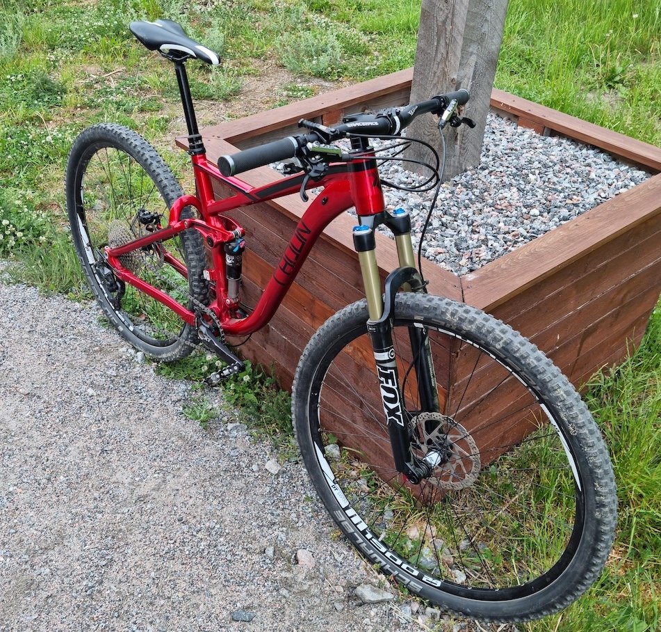 Säljes: Nyservad Radon Slide 130 FS 29" | Happyride.se