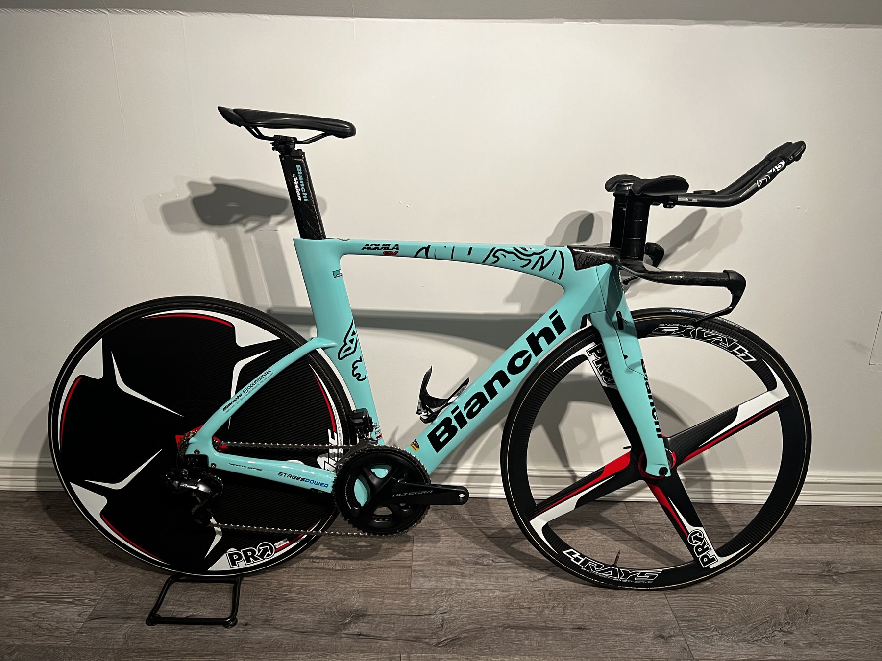 Säljes: Bianchi TT Aquila CV, Ultegra Di2 nyskick! | Happyride.se