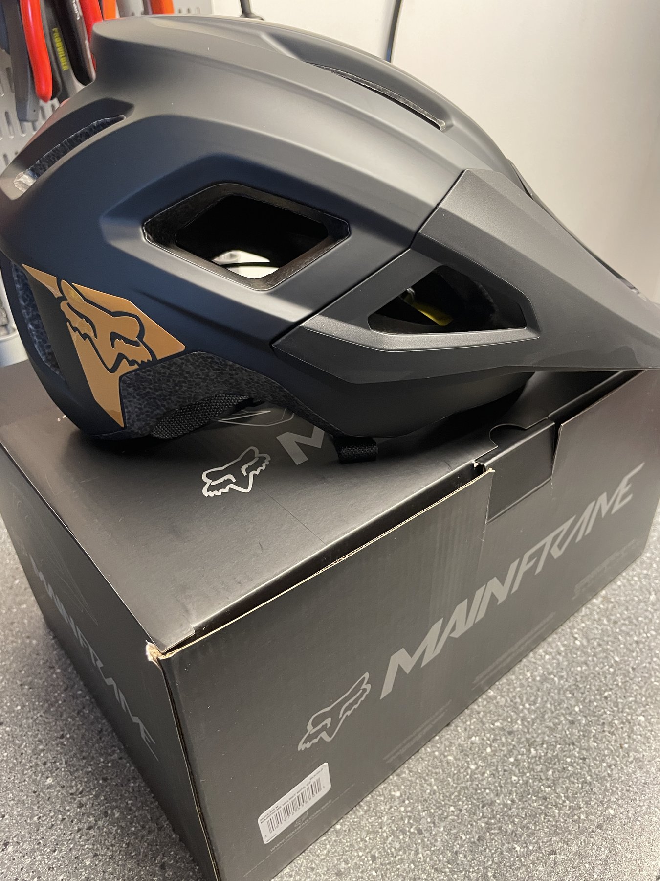 Säljes: Fox Mainframe | Happyride.se