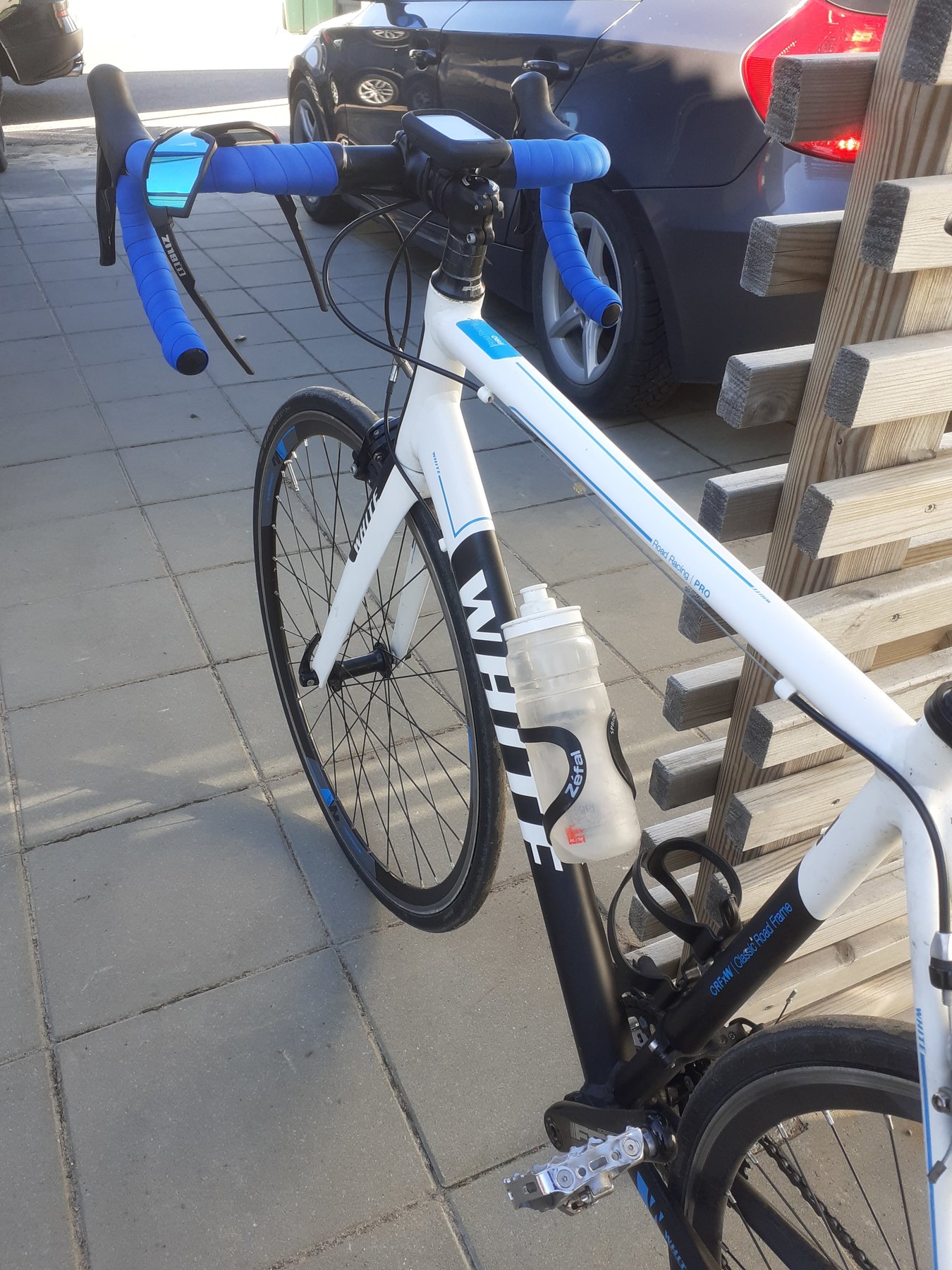 Säljes: White Road Racing Pro | Happyride.se