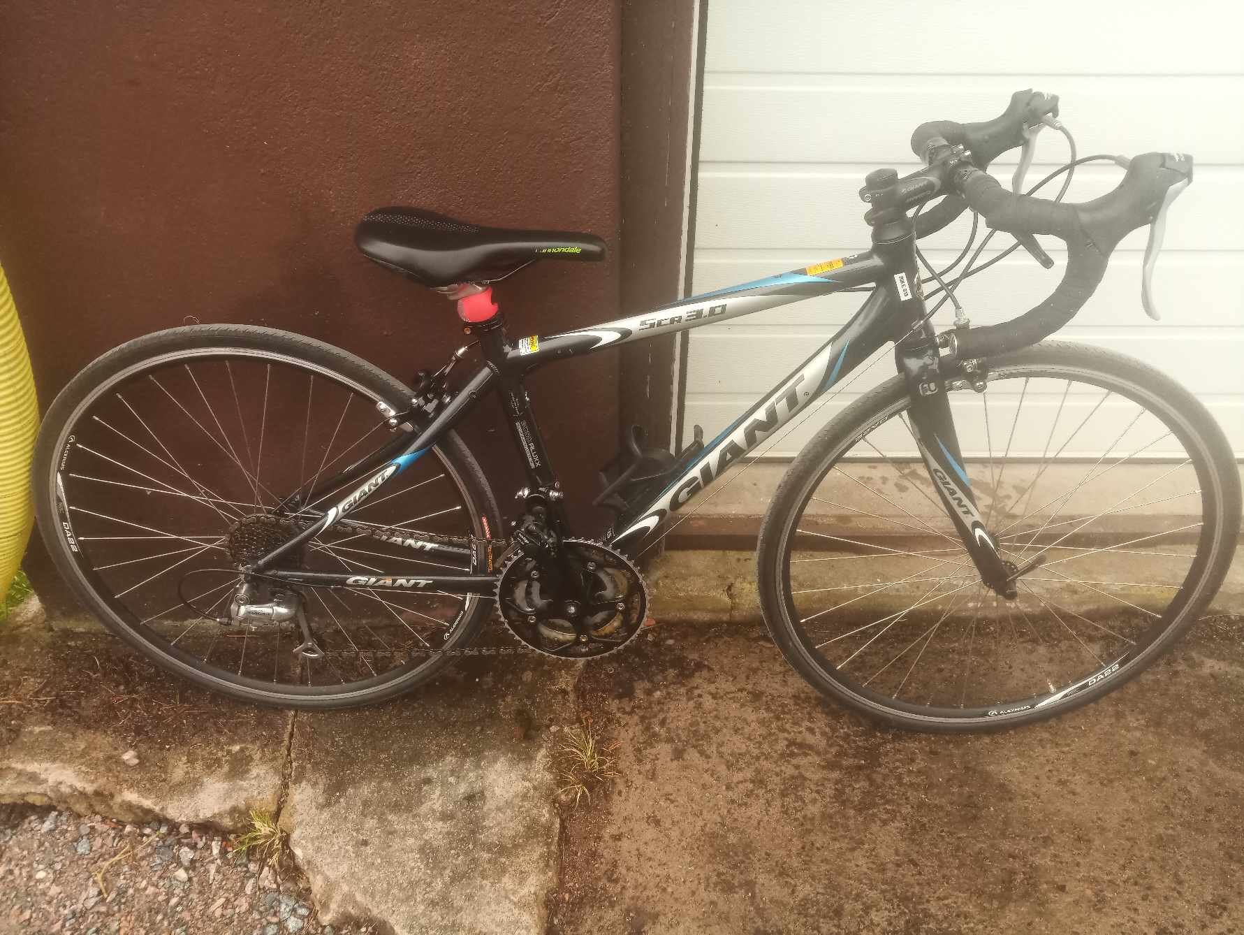 Säljes: Giant SCR 3.0 Childs Road bike 650C wheels | Happyride.se