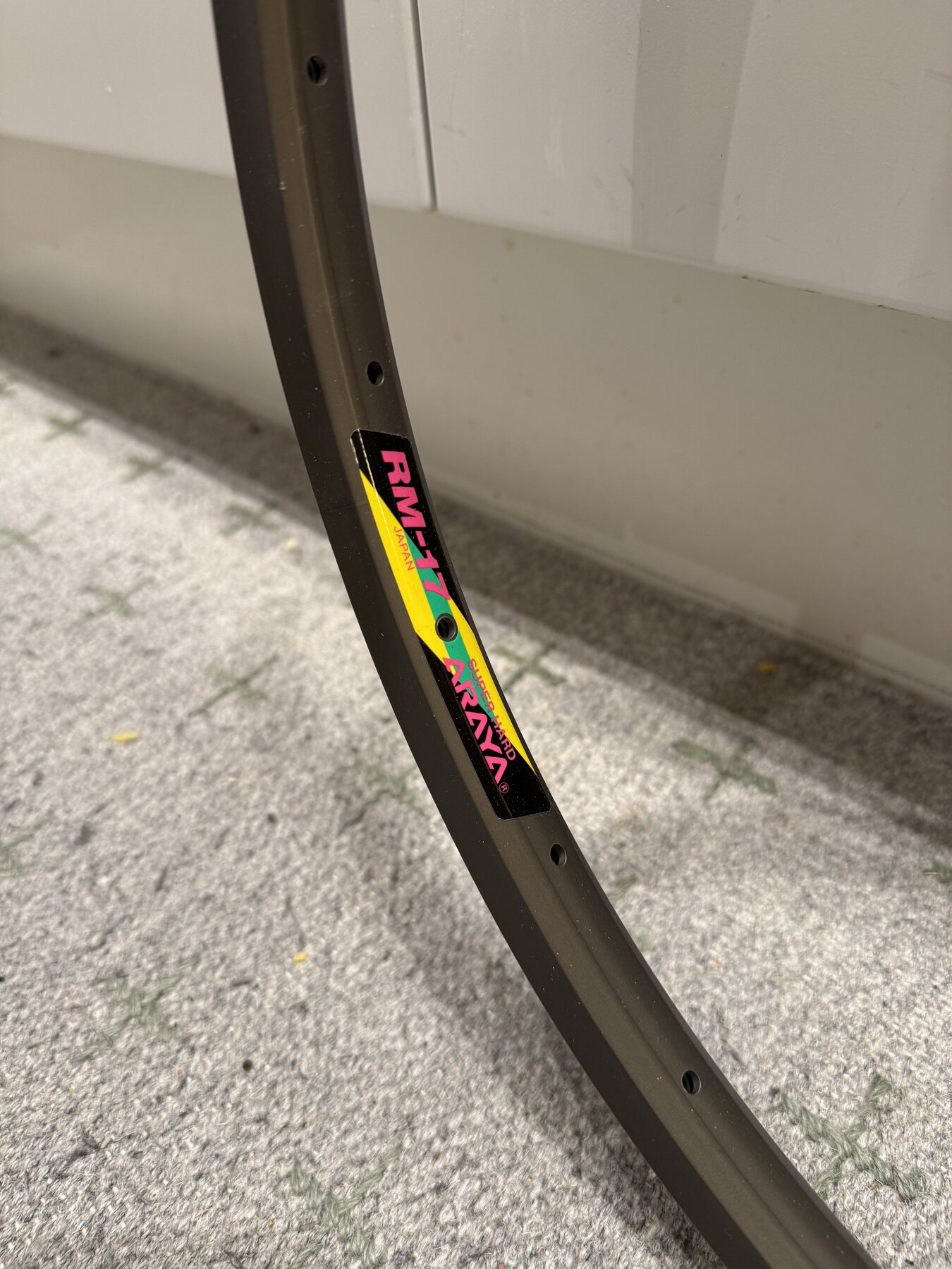 Säljes: NOS Araya RM17 32h hard anodized fälg. Retro MTB | Happyride.se