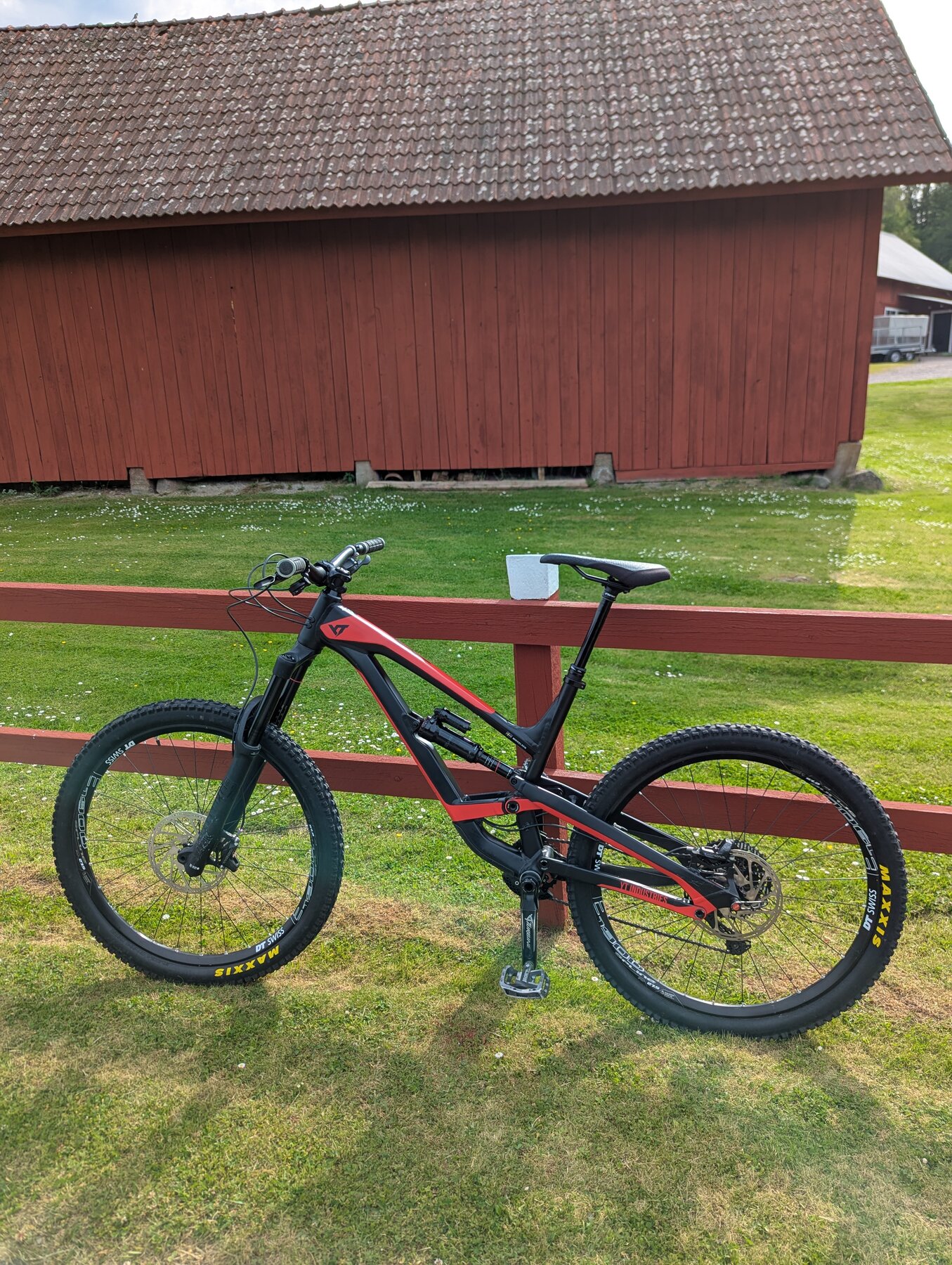 Säljes: YT Capra AL Comp 2018 Large 27.5” | Happyride.se
