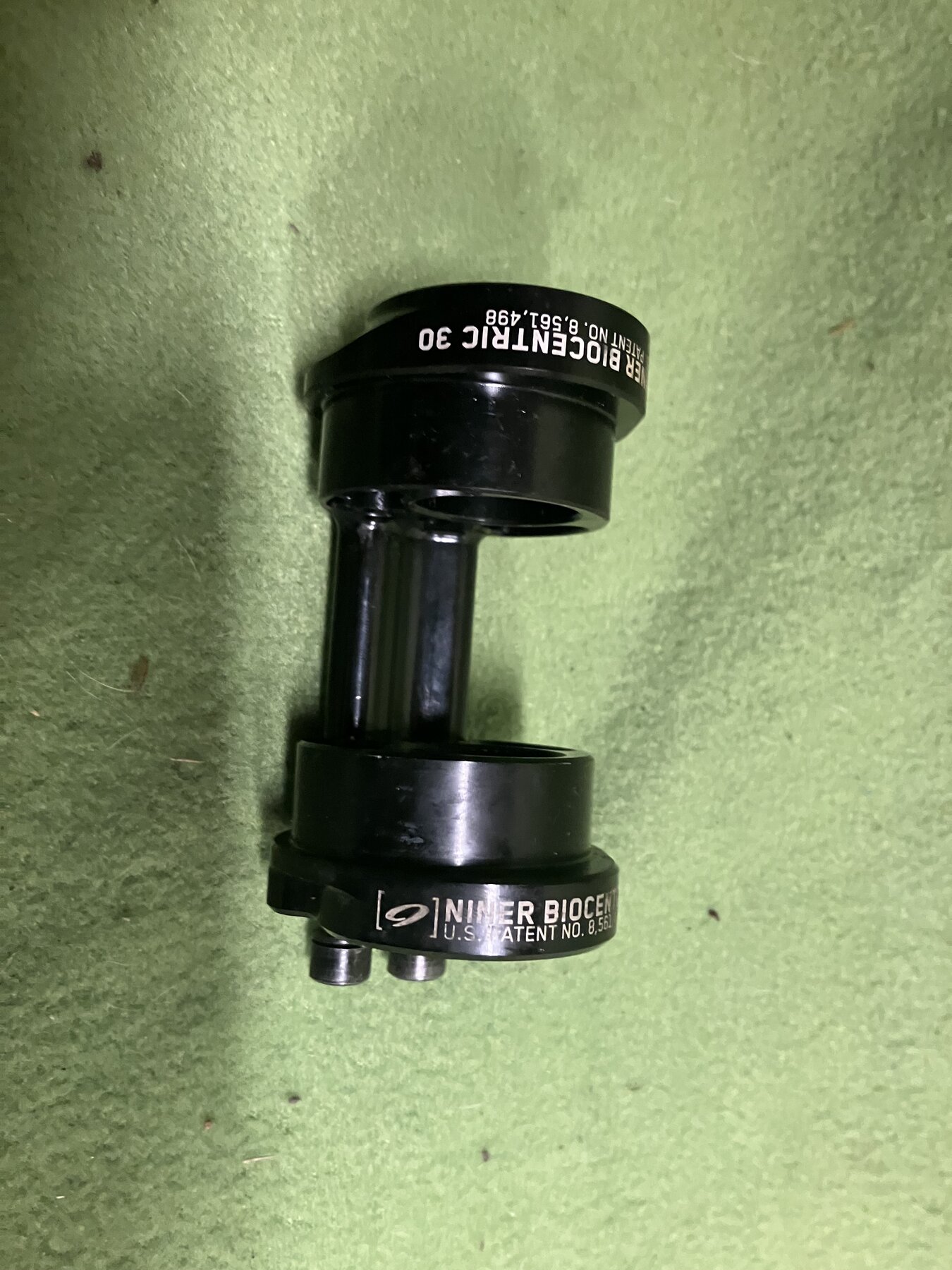Säljes: Niner Excentriskt vevlager med 68 mm bredd för 24 mm vevar ...