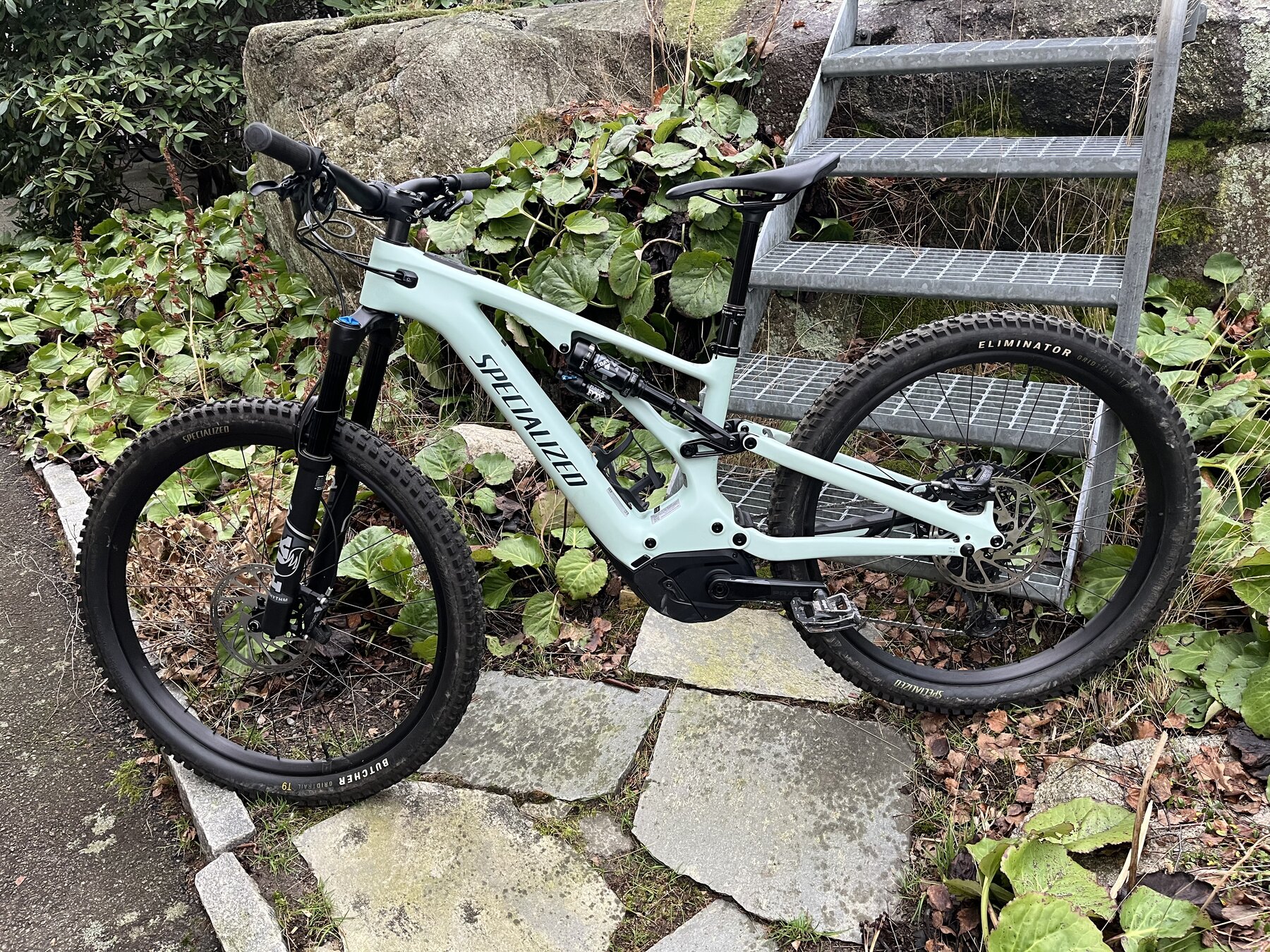 Säljes: Specialized Turbo Levo Comp Carbon G3 2024 | Happyride.se