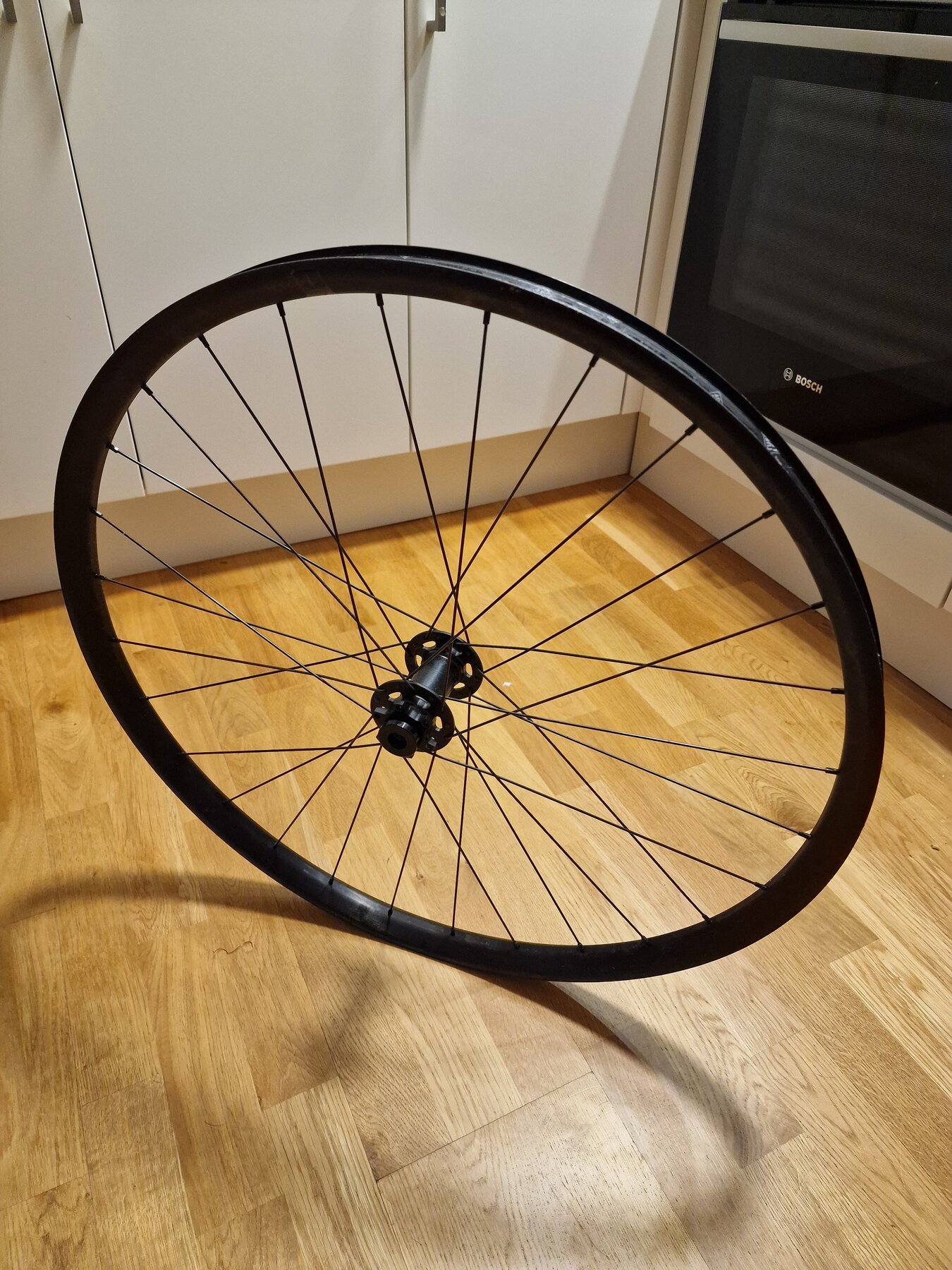 Säljes: Roval traverse 30mm TLR boost framhjul | Happyride.se